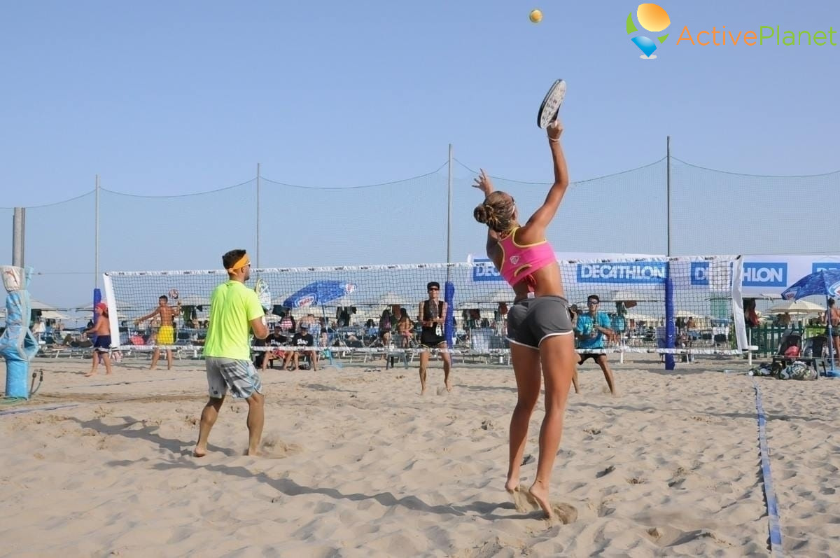 Beach tennis training camps