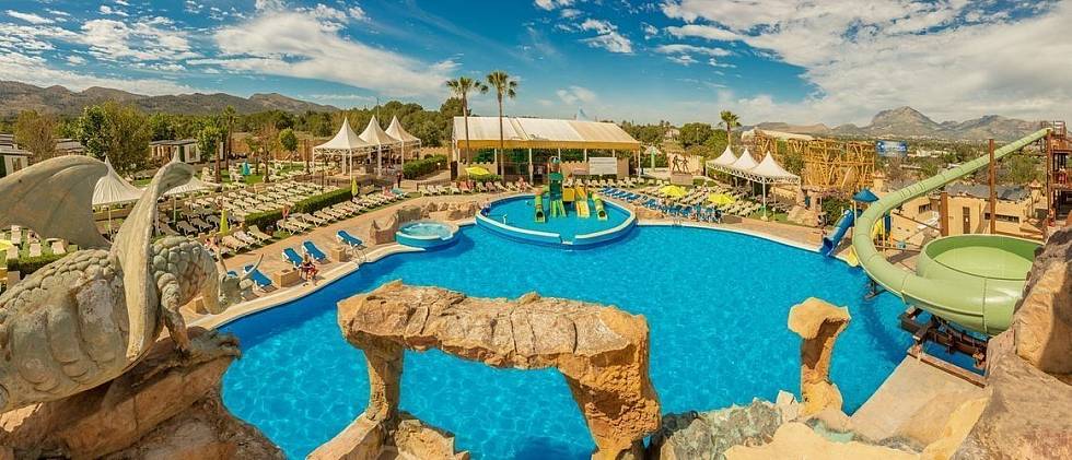 Sportstätte Magic Robin Hood Sports, Water Park & Medieval Lodge Resort ...