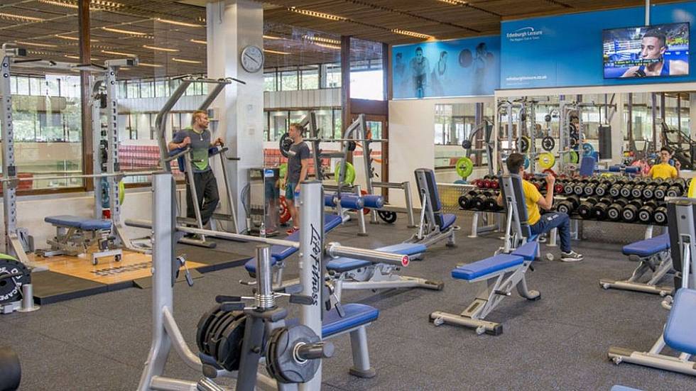 Sport venue Royal Commonwealth Pool for the team training camps