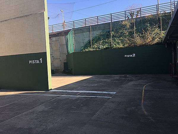 Sport venue Tennis Pineda Gava for the team training camps