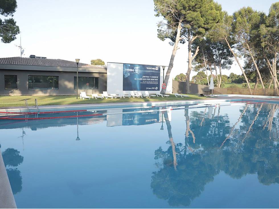 Sport venue Tennis H20 Salou for the team training camps