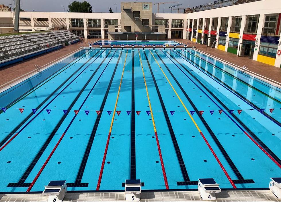 Sport venue Son Hugo Municipal Pools for the team training camps