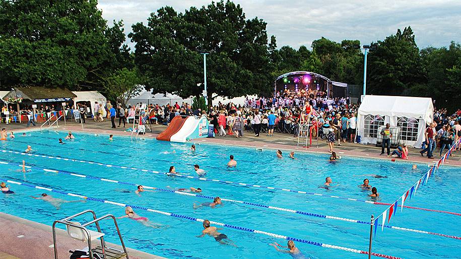 Sport venue Hampton Swimming Pool for the team training camps